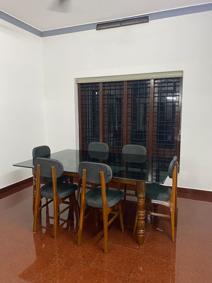 Poovankunnil House - Adoor