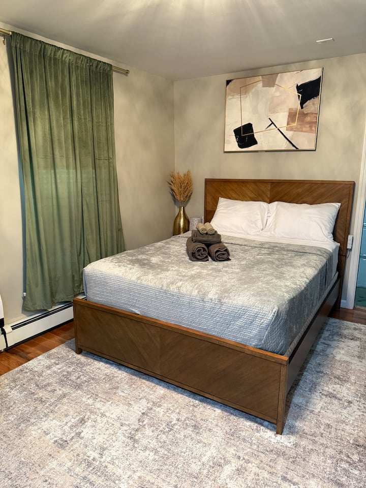 Private Ensuite Room With Own Entry. Very Private - Long Island, NY