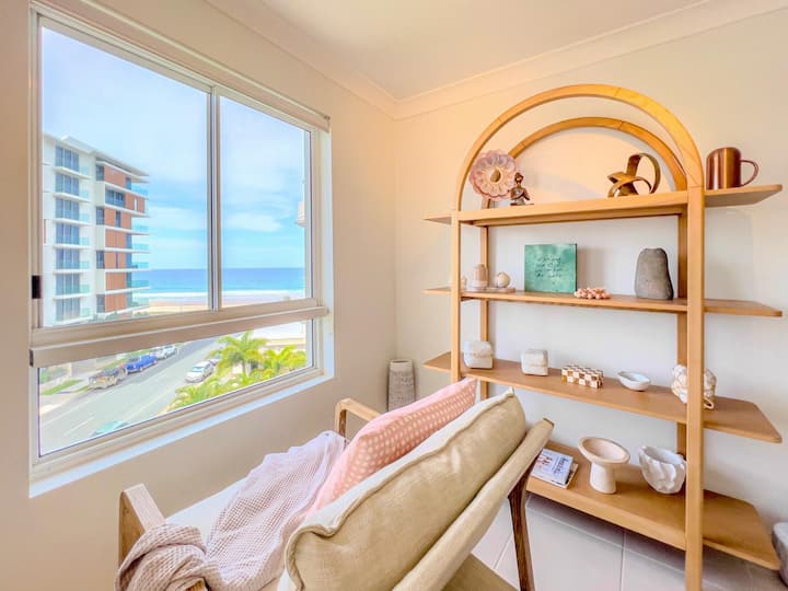 Beachfront By The Window! - 黃金海岸