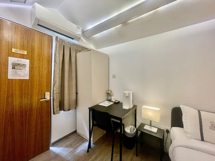 Affordable Single Cabin Room @Nus And Mrt (112) - Singapore