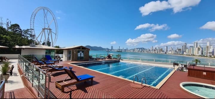 Prédio C/piscina Frente Mar, Garagem, Academia - Balneário Camboriú