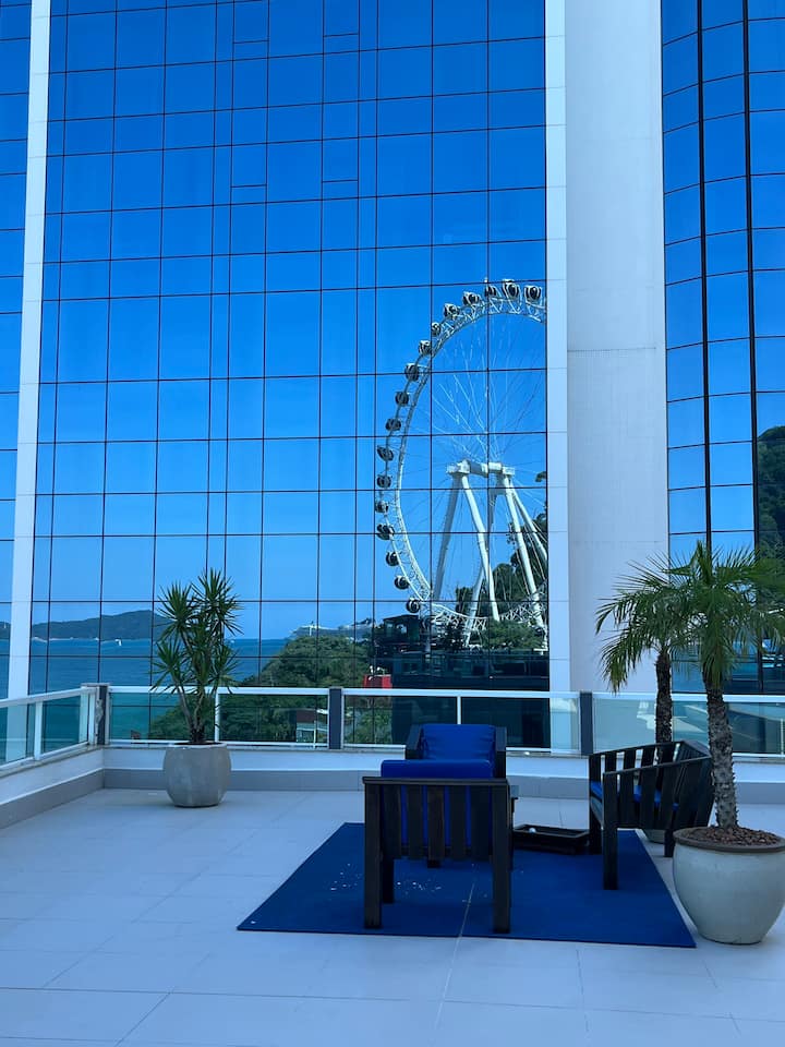 Prédio C/piscina Frente Mar, Garagem, Academia. - Balneário Camboriú