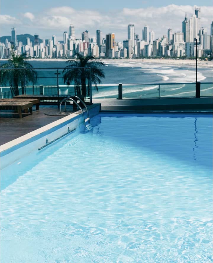 Cond. Frente Mar, Piscina, Academia E Garagem. - Balneario Camboriú
