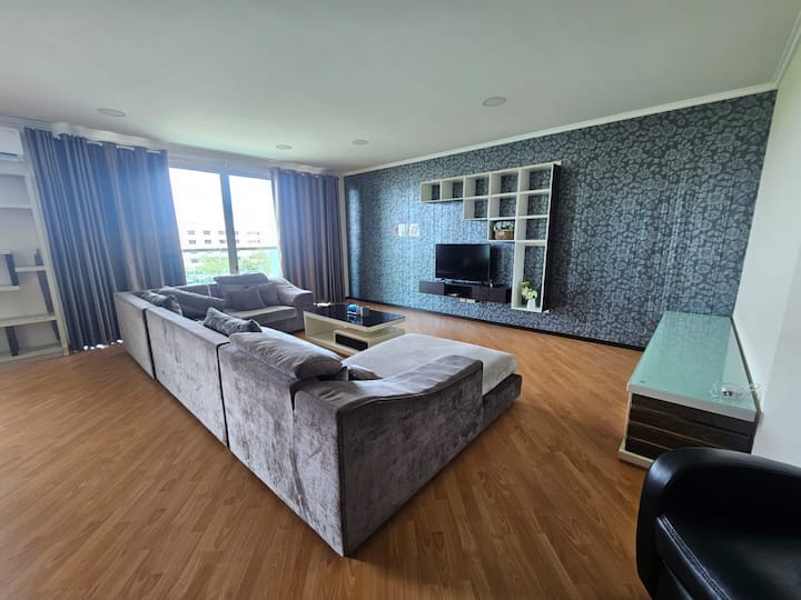 Seaviewbeachfrontspaciousapartment - Brunei