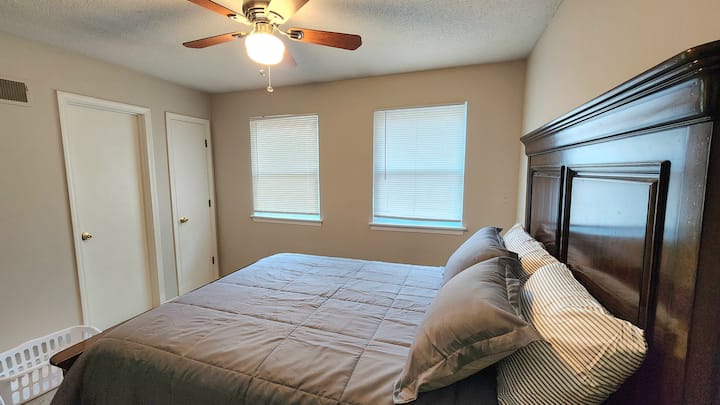 Tokyo-a Room 2 Minutes From Ku Med - Kansas City, MO