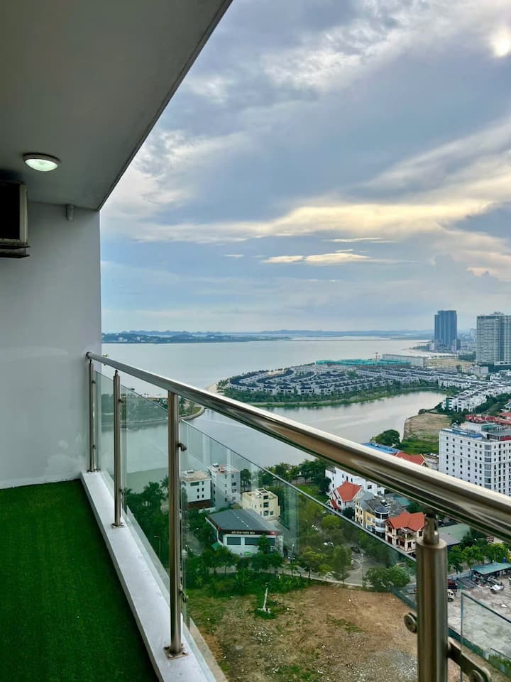 Luxury & Sea View 2br Apt/near Beach/city Centre - Ha Long