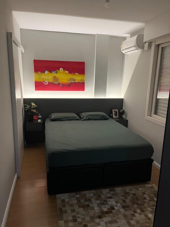 Apto Reformado Próximo A Orla Guaiba - Porto Alegre