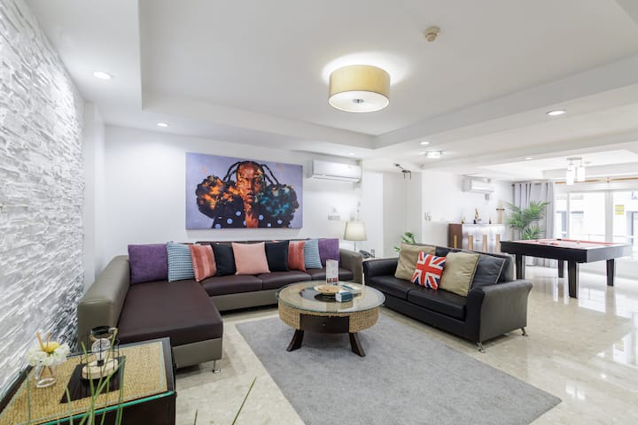 Lux 3br Suite• Pool/dining• Hotel Service•nana Bts - バンコク