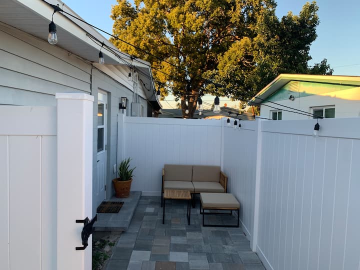 Private Studio With Patio, 15 Min To Epic Universe - Orlando, FL