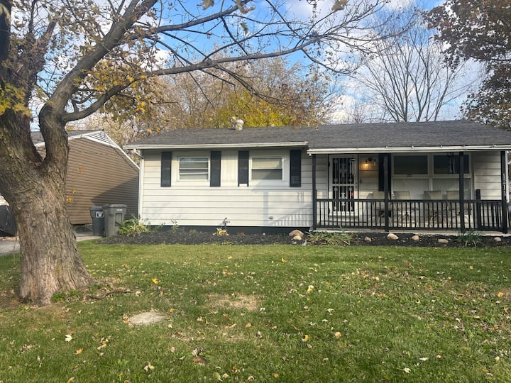 Cozy 3 Bedroom Home
Close To The Husky Refinery! - Lima, OH