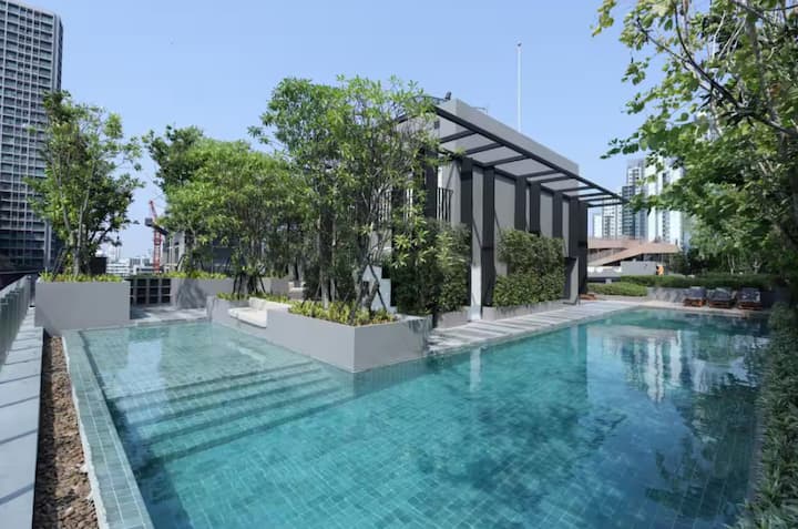 Thong Lo Luxury 2br, Pool, Gym, Walk To Bts - Bangkok