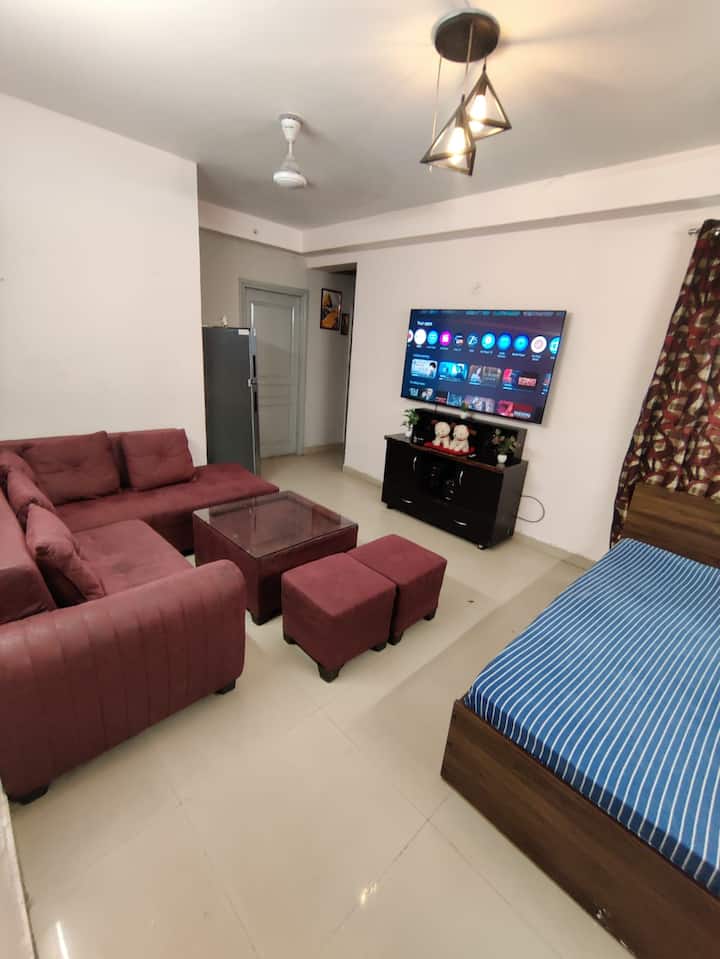 2bhk.3beds65tvac Pet/couplefullkitchen - 노이다