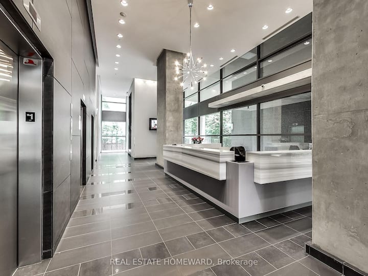 Quiet Luxury Loft W/ Balcony + Gym + Laundry - Toronto