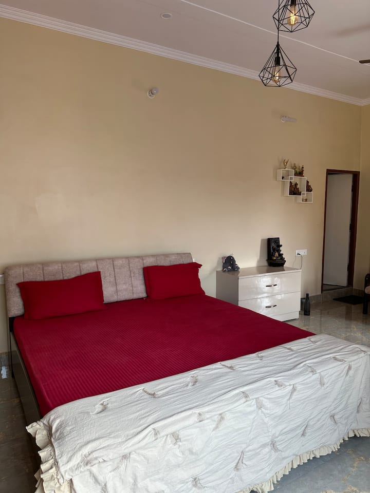 Cozy Home Stay Near Prayagraj Airport - Prayagraj