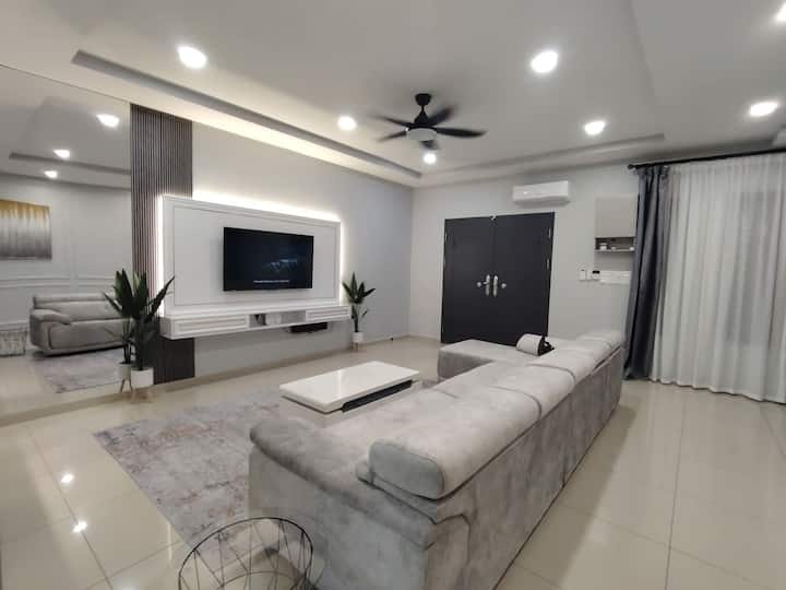 Dotmy Homestay Kluang
15 Pax - Wifi, Netflix, Ac - Kluang
