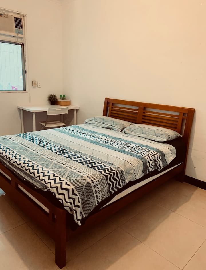 雙人床套房無冷氣 民享街近中和環球購物中心 中和板橋土城交界 - 中和區