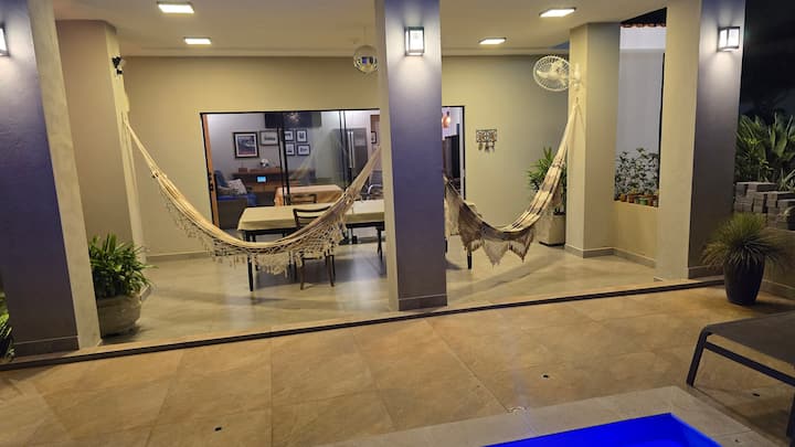 Casa Central Com Piscina. - Votuporanga