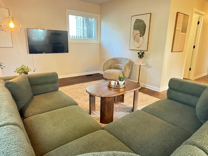 Charming Home-near Hospitals,theatres,universities - Flint, MI
