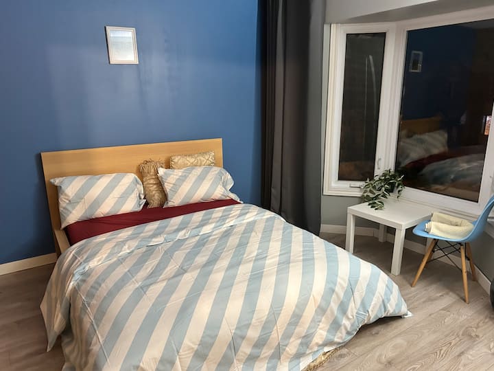 Large Master Bedroom - Ottawa