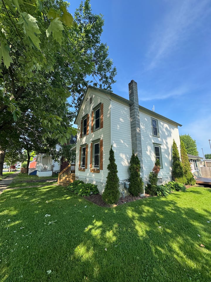 Harbors Landing: Nautical Charm - Sackets Harbor, NY