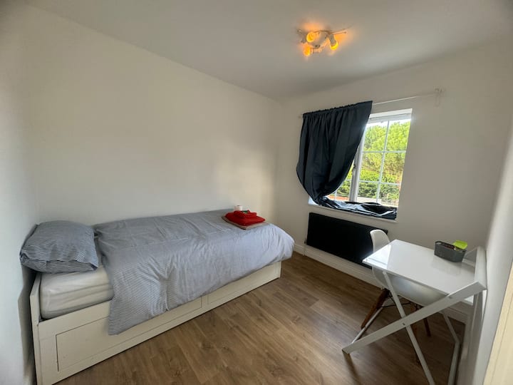 Single Room-st Helier-station 40min Central London - 킹스턴