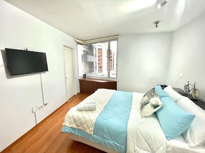 Hermoso Dpto.estsdio,parque Carolina,rep. Salvador - Quito