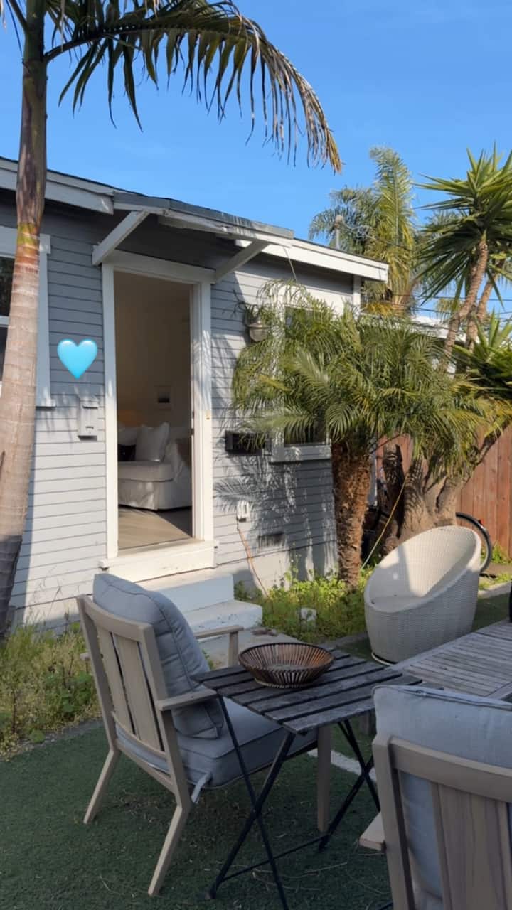 Coastal Bungalow W/ Yard - Los Angeles, CA