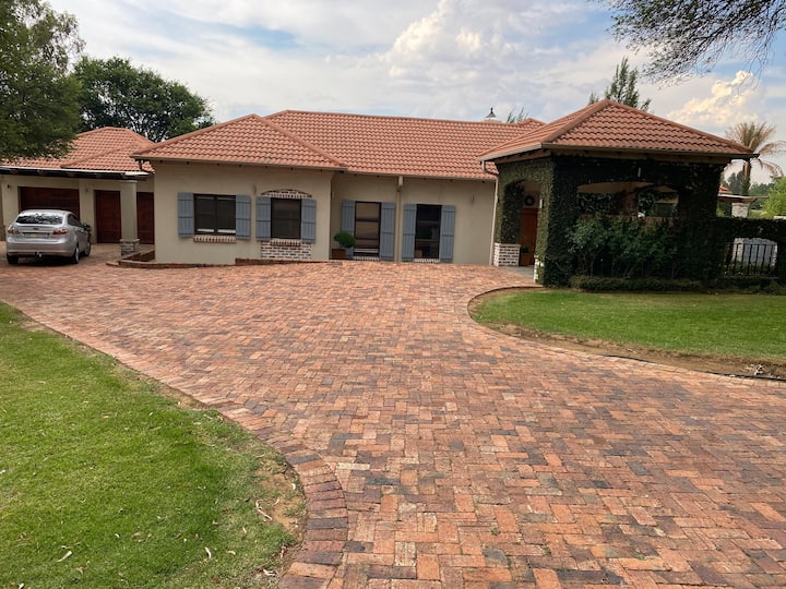 Tranquility At Pont De Val. A Walk To Belle Vue - Vanderbijlpark