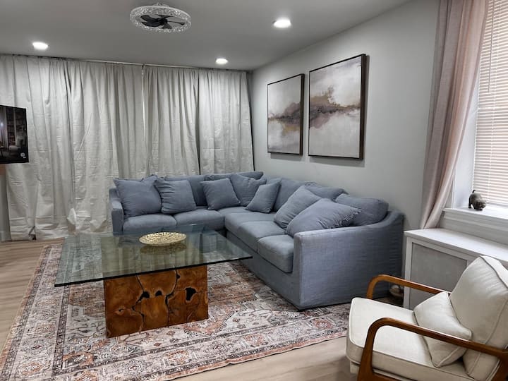 Fully Renovated Condo Close To Downtown - Greensboro, NC