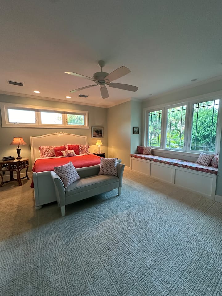 Artful Escape Near Ringling Museum + Beaches! - Sarasota, FL