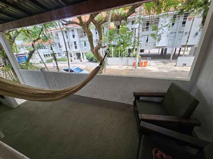 Apartamento 2 Quartos Com Ar Cond 1 Quadra Praia - Florianópolis