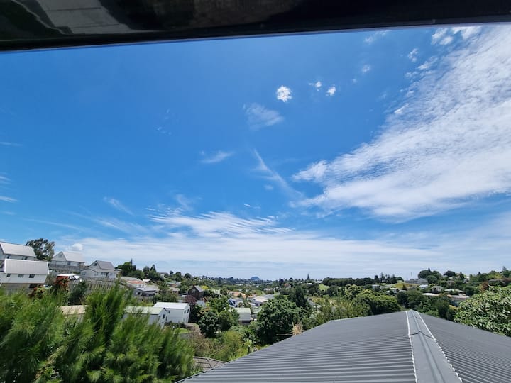 Warm Quiet House, Private Parking With Great Views - Tauranga