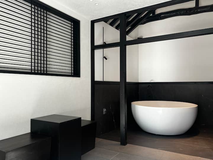 [오픈할인]독채한옥| 춘천중심지| 자쿠지 |내국인합법 |시네빔|에어랩|스탠바이미|에이스침대 - Chuncheon-si