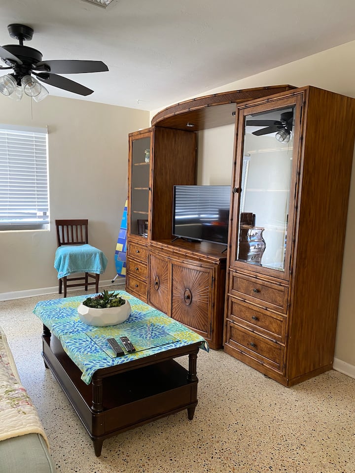 Room House 3rd Room J - Queen Bed - Boynton Beach, FL