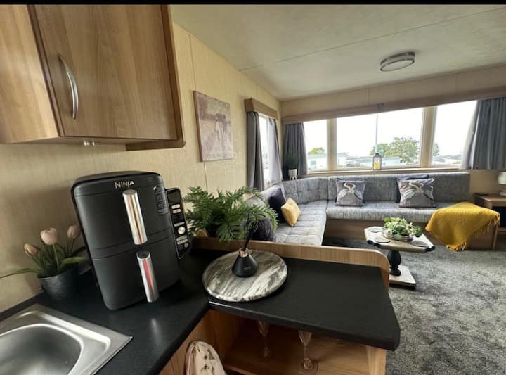 "Sea View" Escape, Holiday Home - New Quay