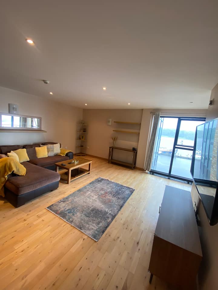 River-front Apartment, City-centre - Derry