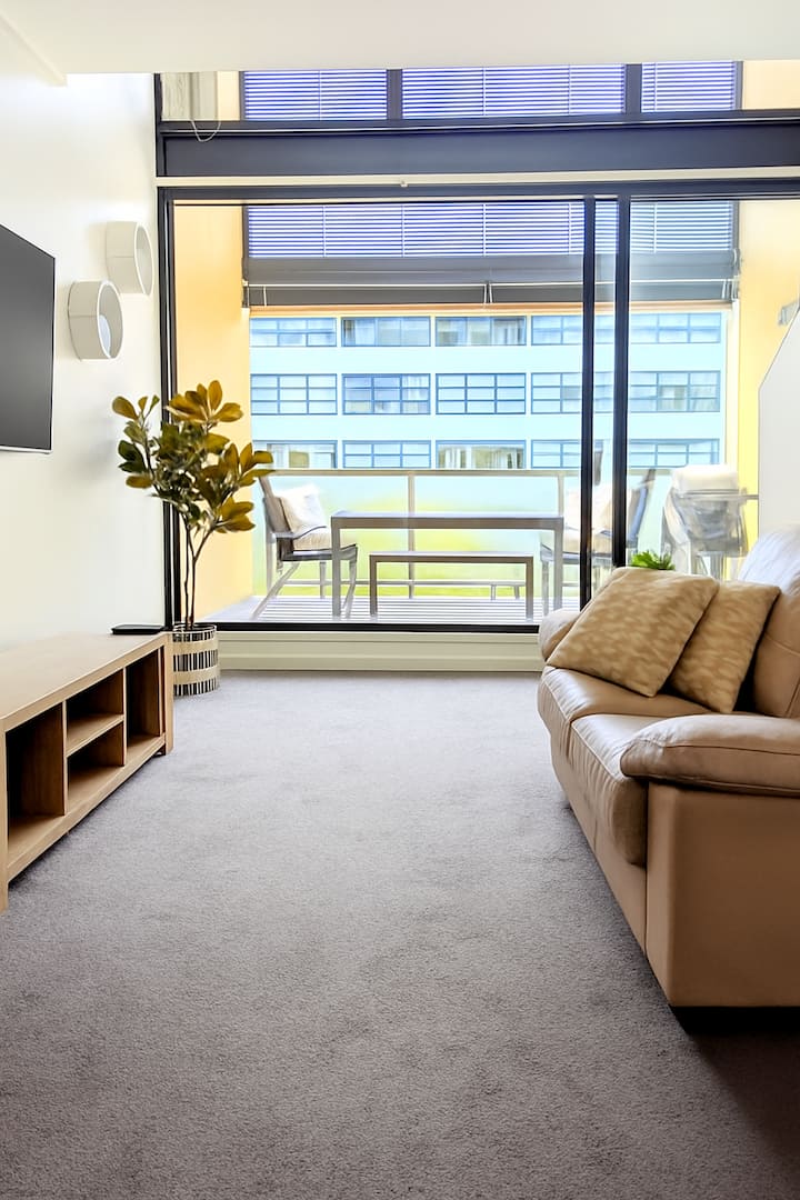 Central | Convenient | Light N Airy | 1bdr | 1bth - Rosebery