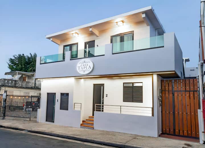 Modern With Colonial Twist W/parking - San Juan
