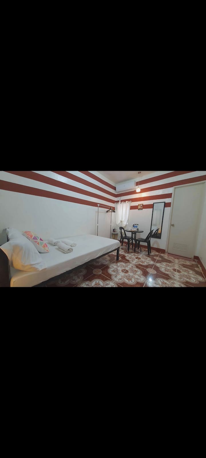 Wys Brown Room - Mariveles