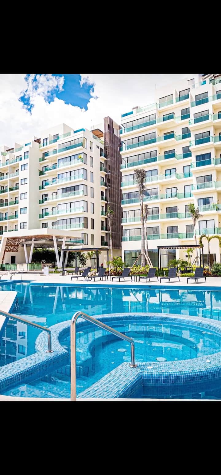 Luxury Condo In First Floor, 2 Rooms - Playa del Carmen