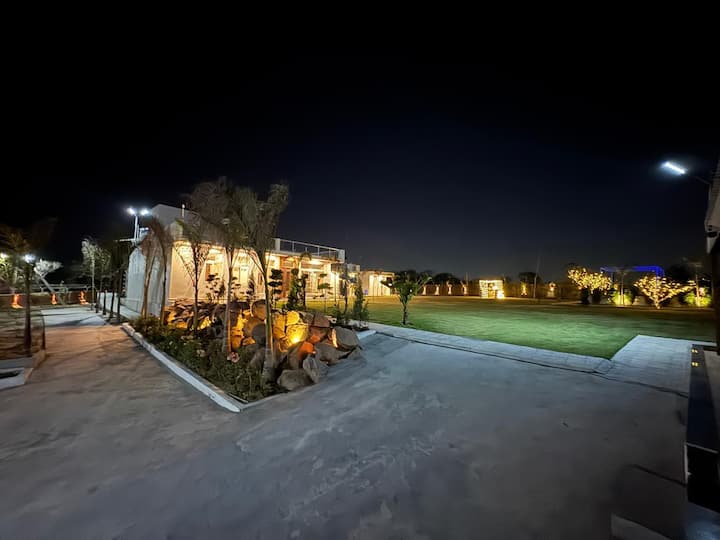 Galaxy Aravali Farm
5 Bhk With Pool, City Skyline. - Gurugram
