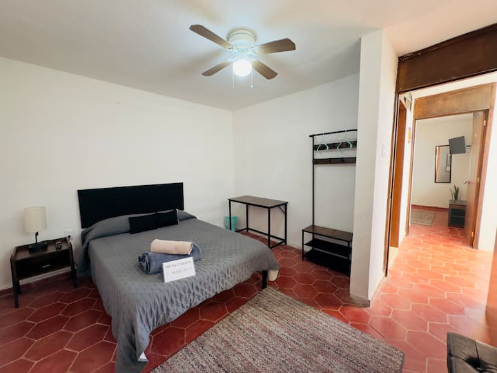 Habitaciones Gemelas A Pasos De Poliforum Y Feria - 