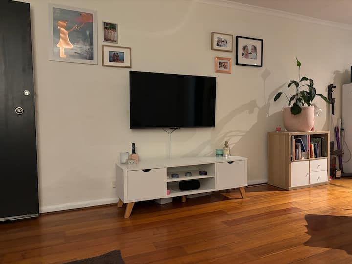 Modern Unit In St Kilda - Melbourne
