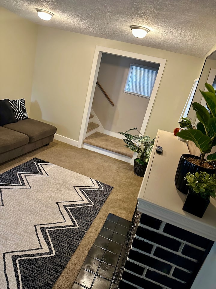 Comfy 3 Bedroom Entire Home With Cozy Vibes - Portage Lakes, OH