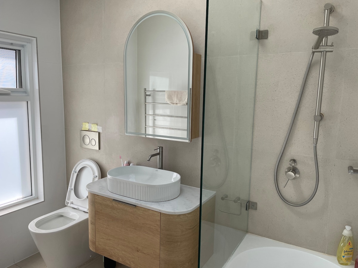 Redfern best budget single ‘s paradise home 4you - Houses for Rent in ...