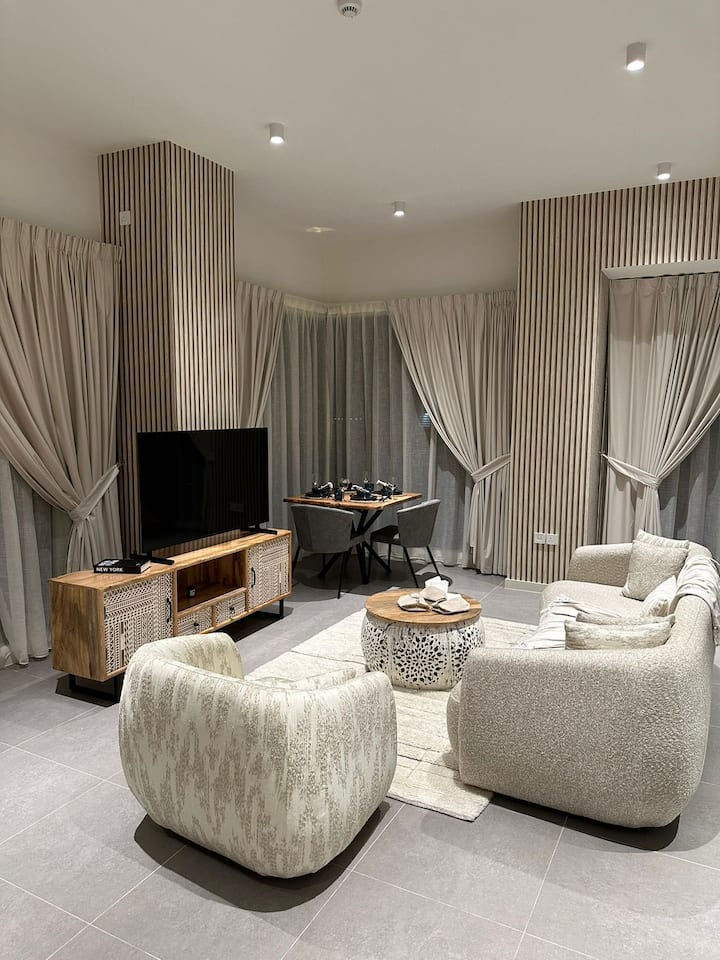 A Vibrant Space For Free Spirits - 1 Bed + Beach - Abu Dhabi