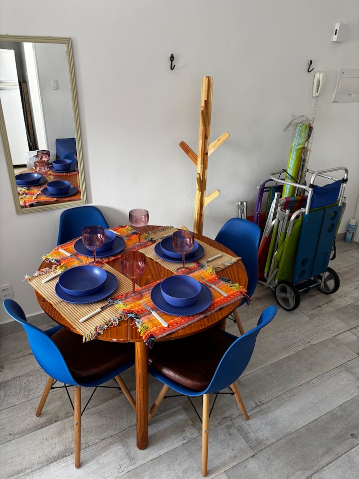 Apto Reformado Com Praia A 1 Min - São Vicente