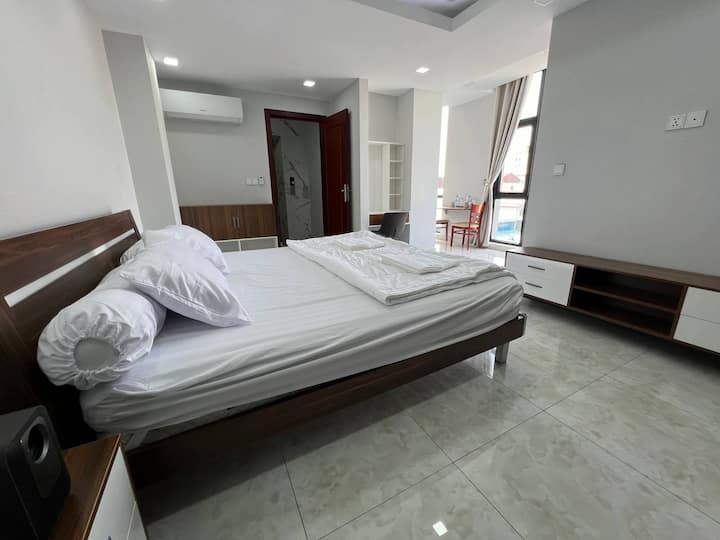 Private Elevator Access To Private Floor Condo! - Phnom Penh