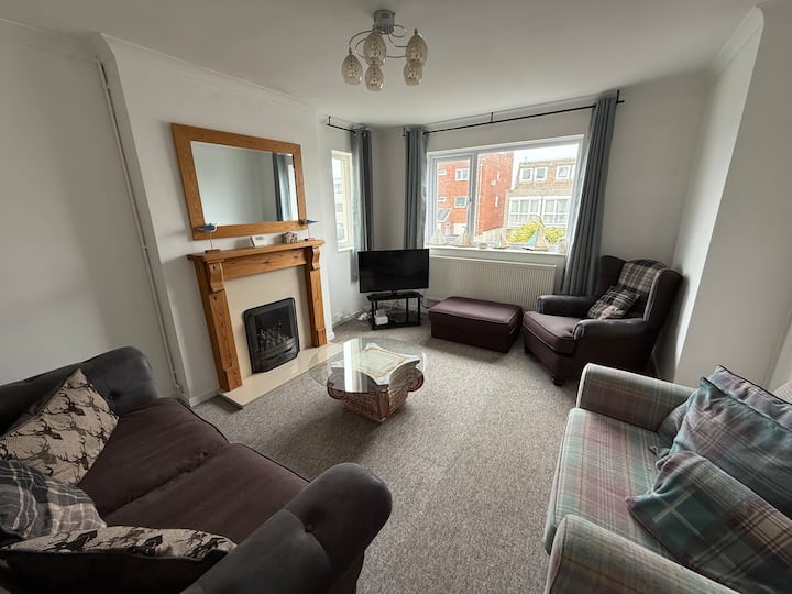 Sandy Feet Retreat – Hayling Island - Sleeps 7 - Hayling Island