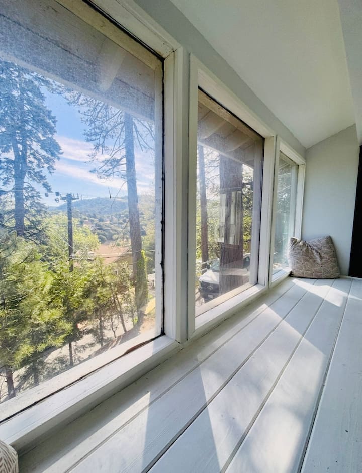 Peaceful Mountain Retreat | Cozy Suite, Near Lake - Crestline, CA